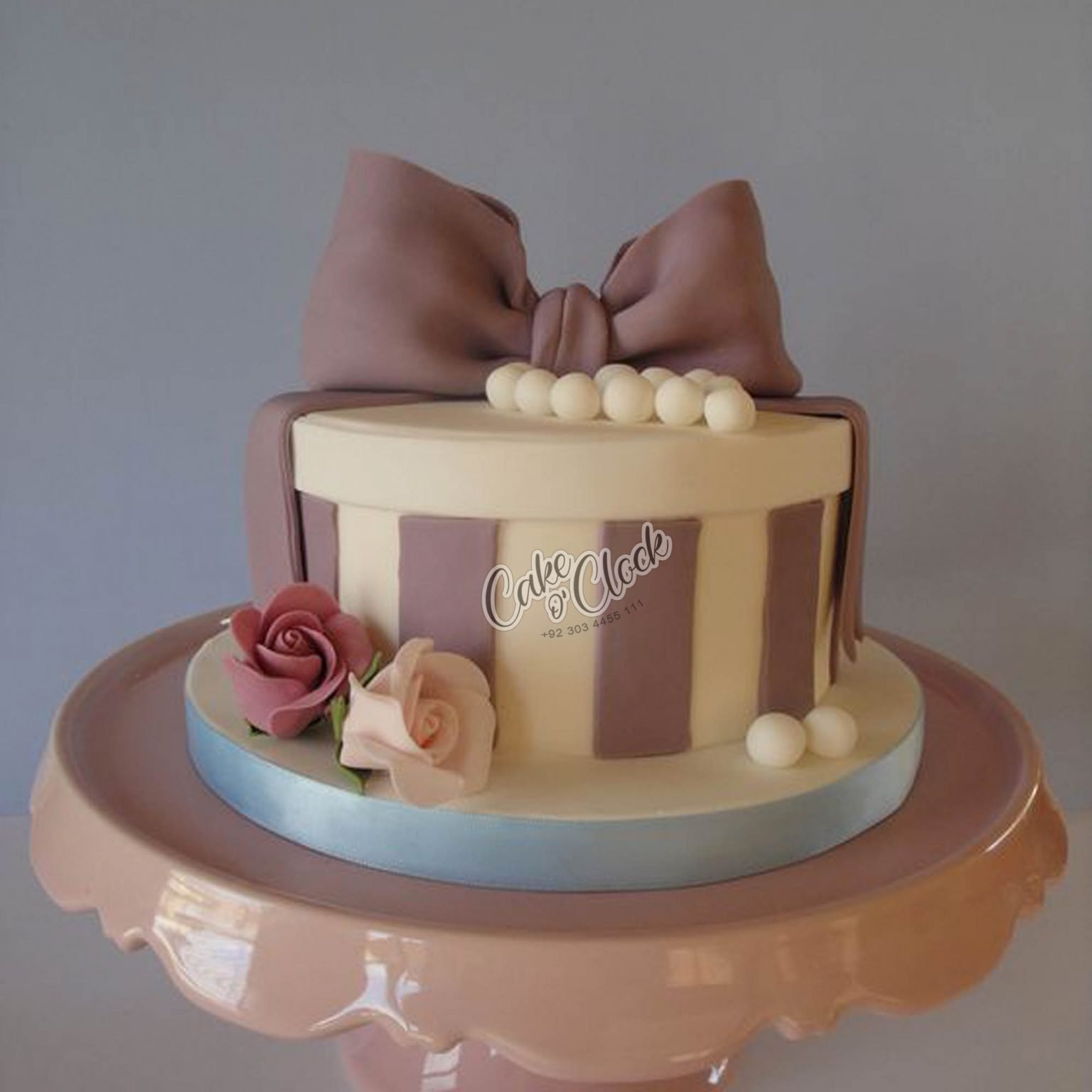 Gift Theme Cake - Magnum Cakes - Best Customize Designer Cakes in Lahore
